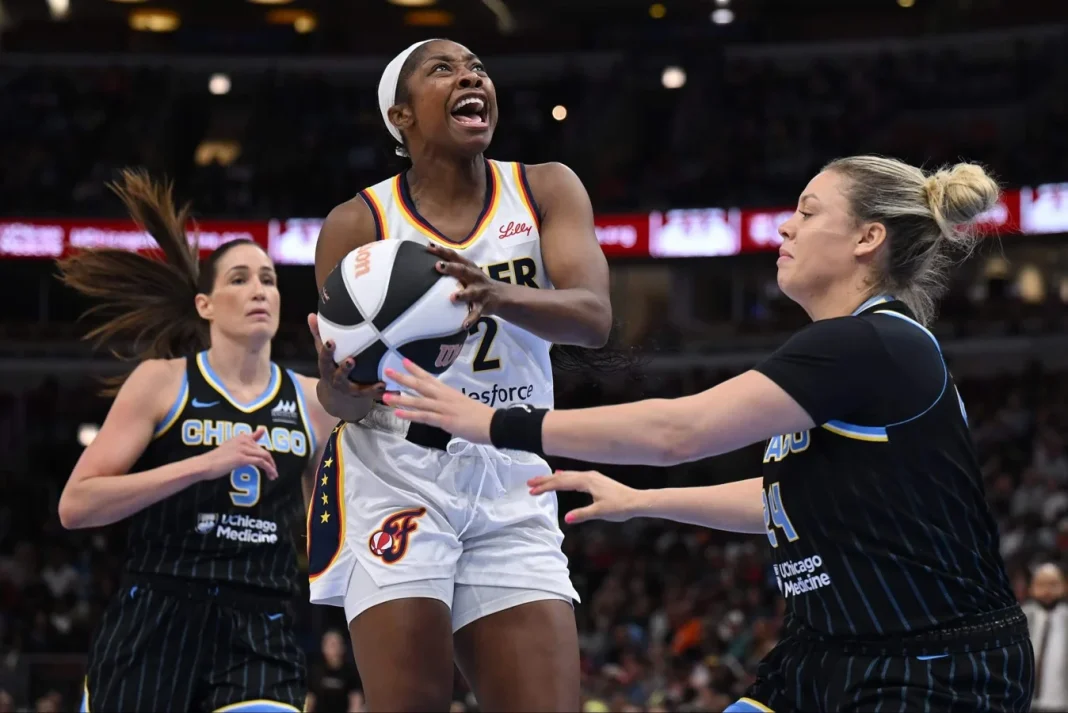 Caitlin Clark Returns to Indiana Fever Lineup, Fan-Favorite Aari ...